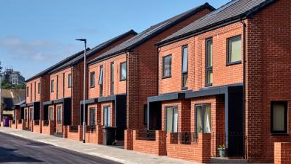 Views sought from residents on Wolverhampton housing - BBC News