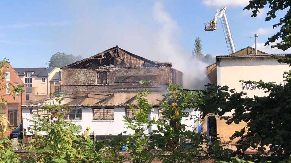 Ware furniture warehouse fire: Risk of building collapse - BBC News