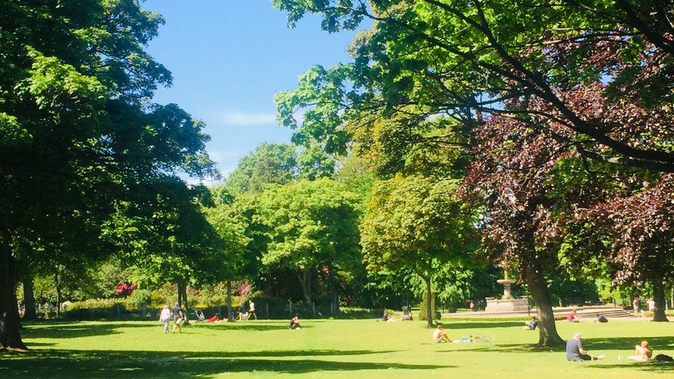 Coronavirus rules: Scotland's sedate stroll out of lockdown - BBC News