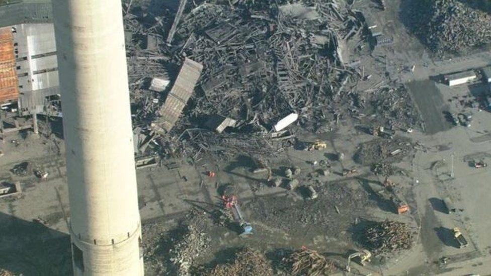 Didcot collapse: Recovery work to begin in search for missing - BBC News