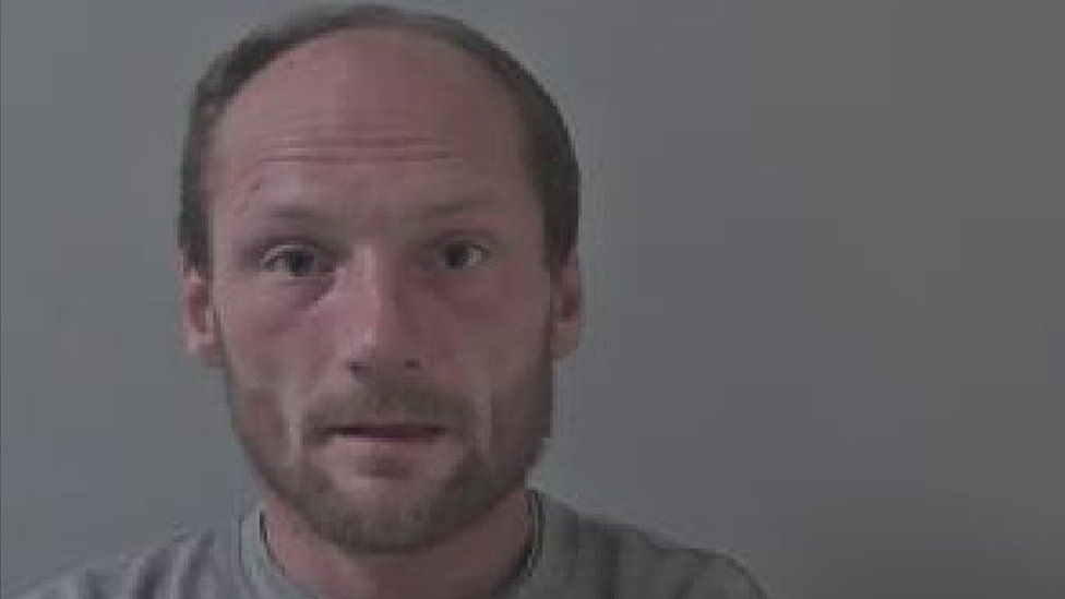 Homeless man guilty of one-punch killing in Grimsby - BBC News