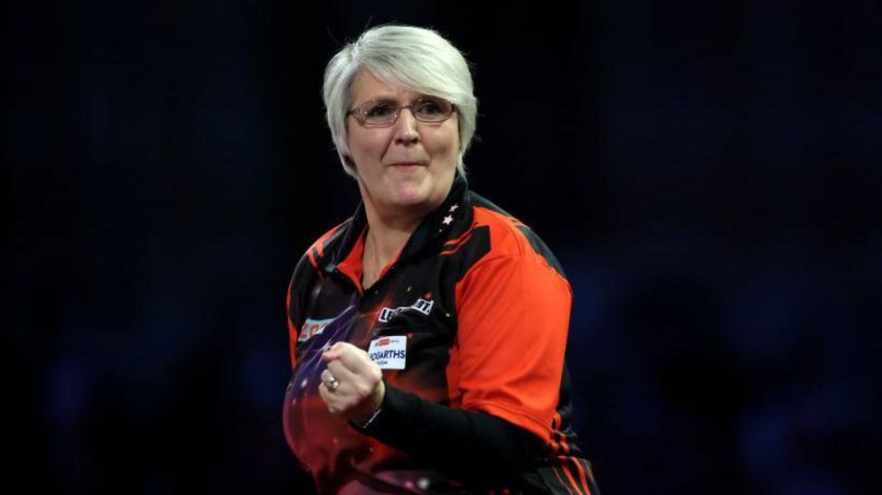 Women's Series: Lisa Ashton claims double triumph in Wigan - BBC Sport