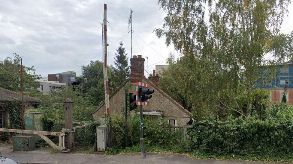 Third appeal for Carrow Bridge House in Norwich to be demolished - BBC News