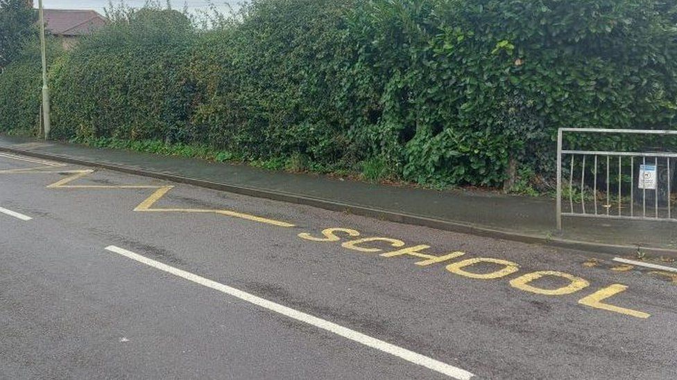 Zigzag markings outside schools reviewed in Shropshire - BBC News
