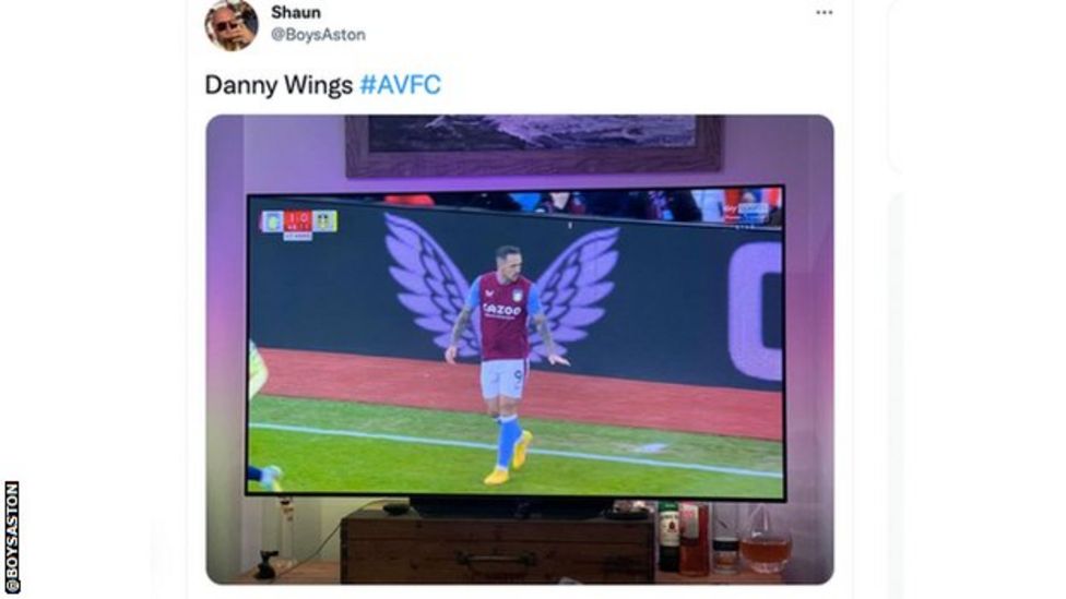 Top Football Tweets: Arsenal are in the driving seat - BBC Sport