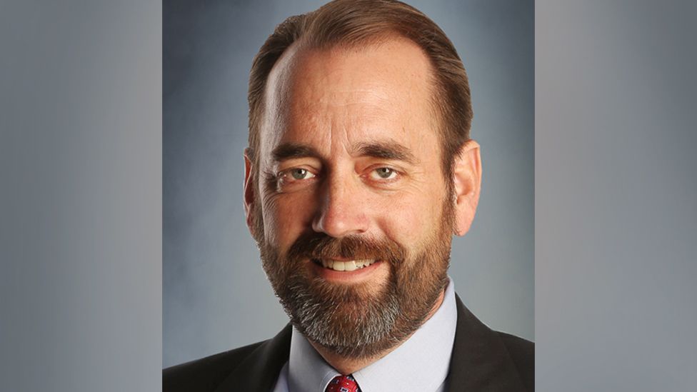 Nicholas Rossi prosecutor buys Scottish castle - BBC News