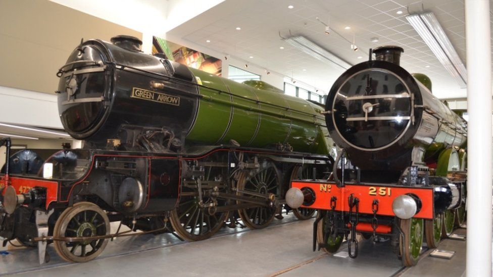 Green Arrow locomotive becomes Doncaster museum exhibit - BBC News