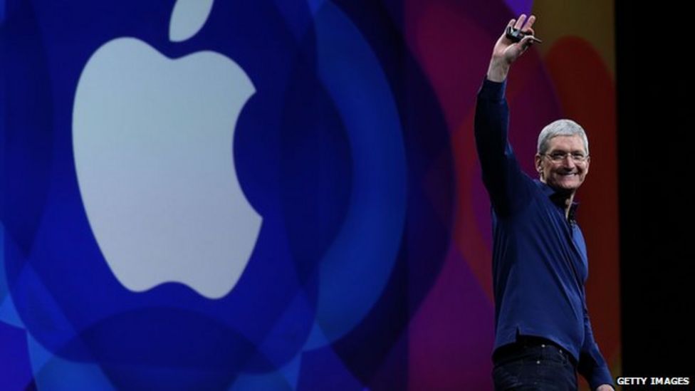 Apple criticised over 'presumptuous' news app email - BBC News