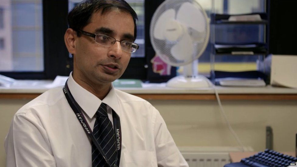 Woman's missing jaw regrown by 9cm after cancer - BBC News