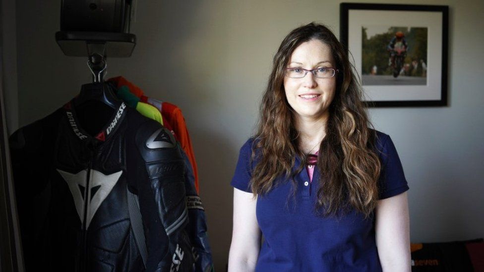 John Hinds: The Air Ambulance legacy of road racing's doctor - BBC News