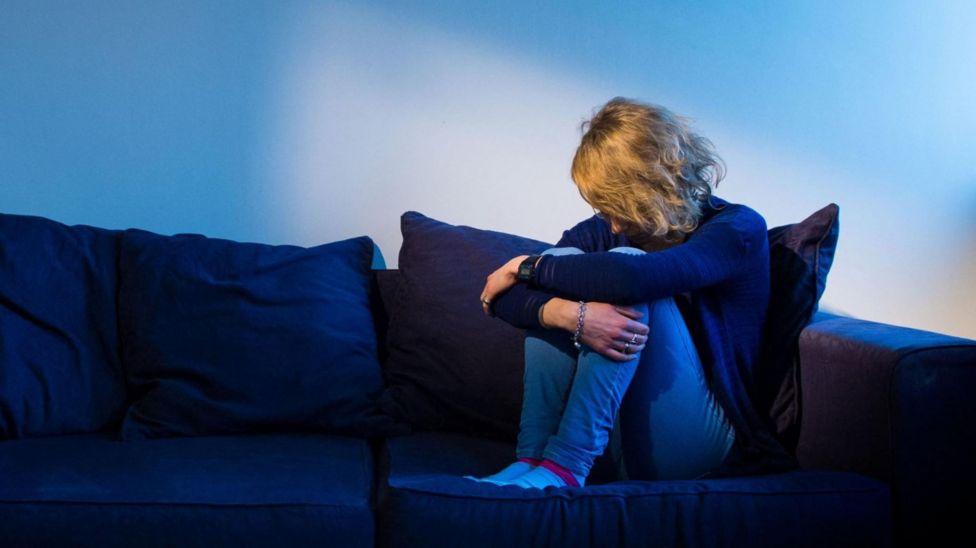 Worcestershire: Professionals trained to spot domestic abuse - BBC News