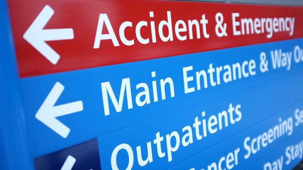 Why do patients get ill with hospital-acquired infections? - BBC News