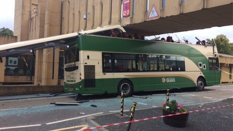 Eight injured after bus hits walkway at Edinburgh hospital - BBC News