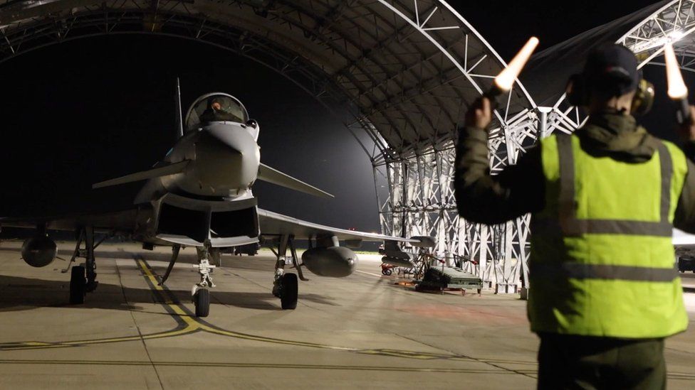 RAF fighters carry out night flying exercises over Lincolnshire - BBC News