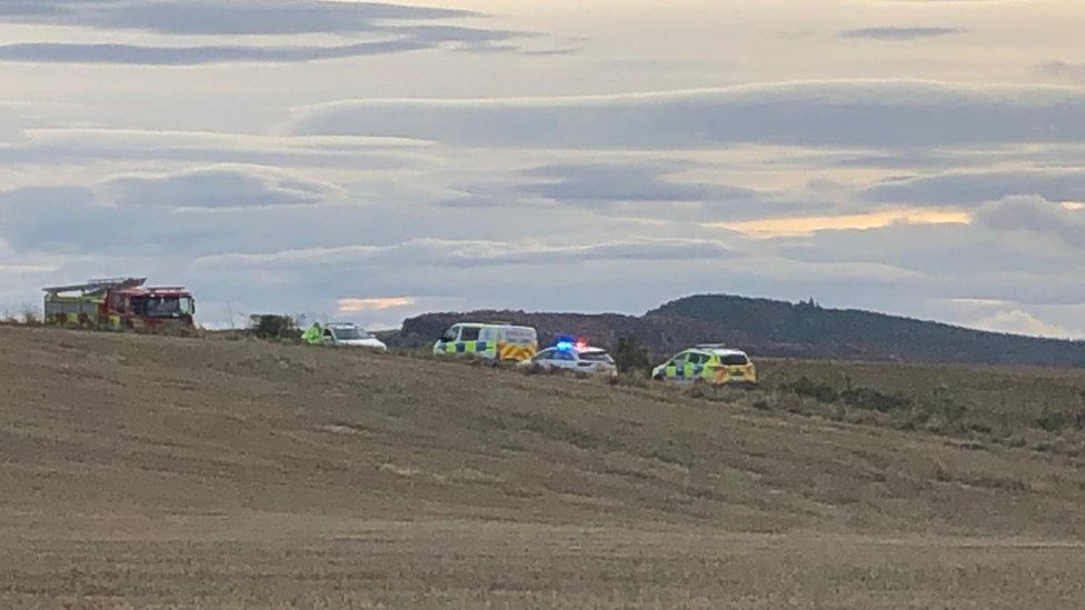 Gyrocopter pilot dies as aircraft crashes on Black Isle - BBC News