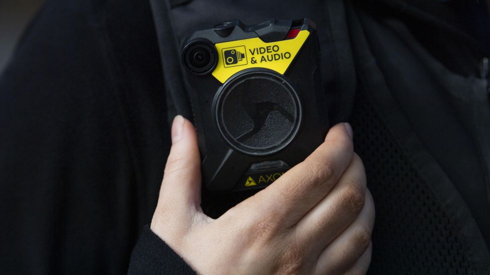 Chichester District Council: Officers to wear body cameras - BBC News