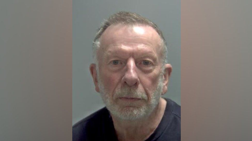 Norfolk weapons haul: Man jailed after discovery in garage - BBC News