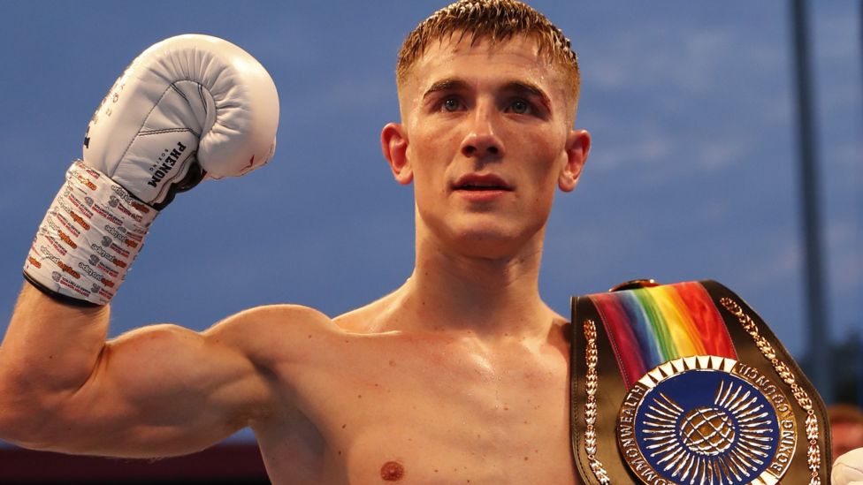 Coronavirus: The last-round fight for NYC's bastions of boxing? - BBC News