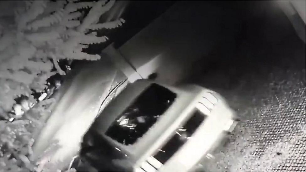 Relay theft: Mum's warning over criminals targeting keyless cars - BBC News