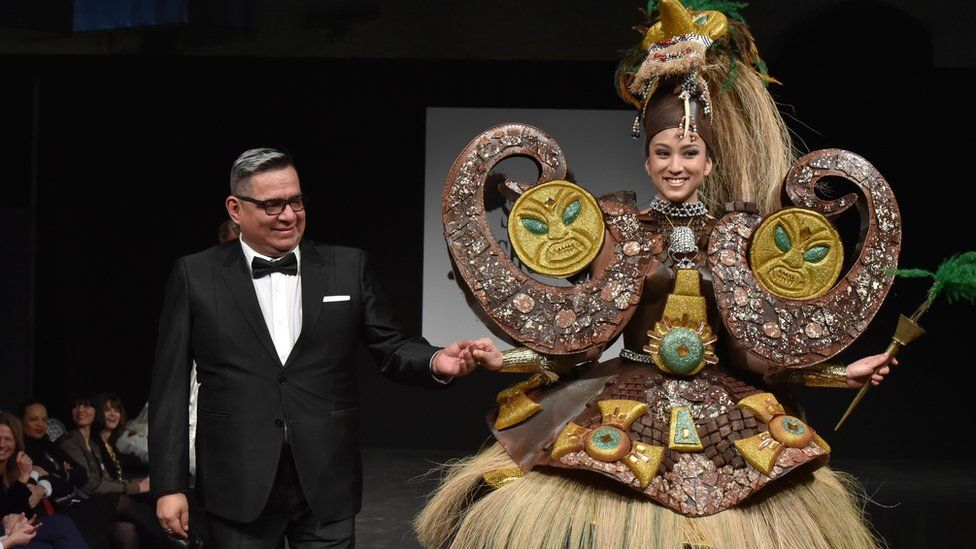 Weird clothes: Would you wear clothes made out of food? - BBC Newsround