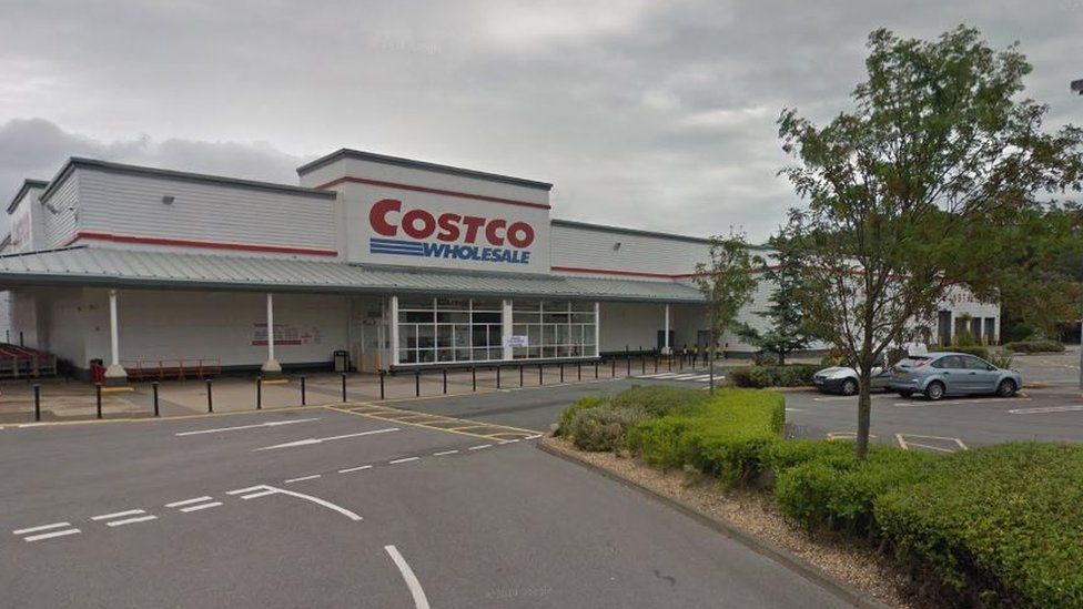 Veteran's Légion d'Honneur sent to Liverpool Costco in error - BBC News