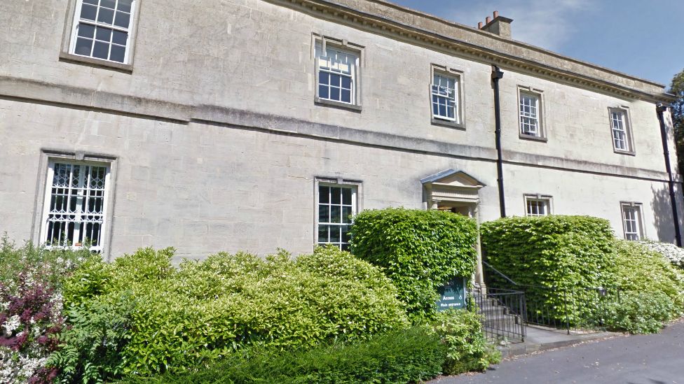 North Wales dementia patient's 'hospital mystery tour' - BBC News