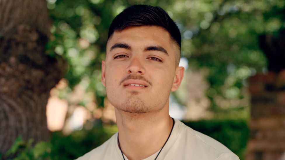 Mental health: campaign encourages creativity as an escape outlet - BBC ...