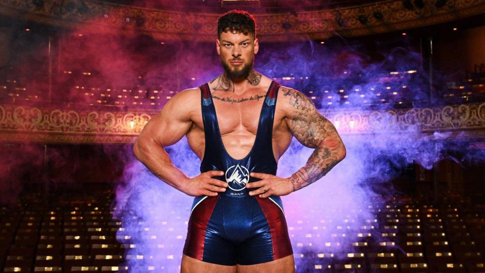 Gladiator's Giant joins Wolverhampton panto cast - BBC News