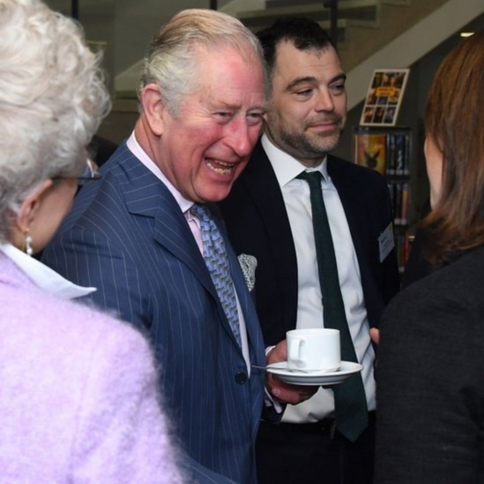 Prince Charles visits Kensington school affected by Grenfell - BBC News