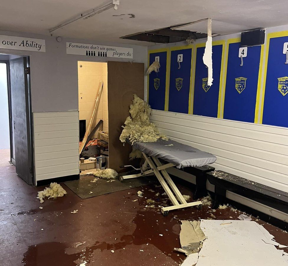 Thieves take copper pipes and taps from Gedling FC clubhouse - BBC News