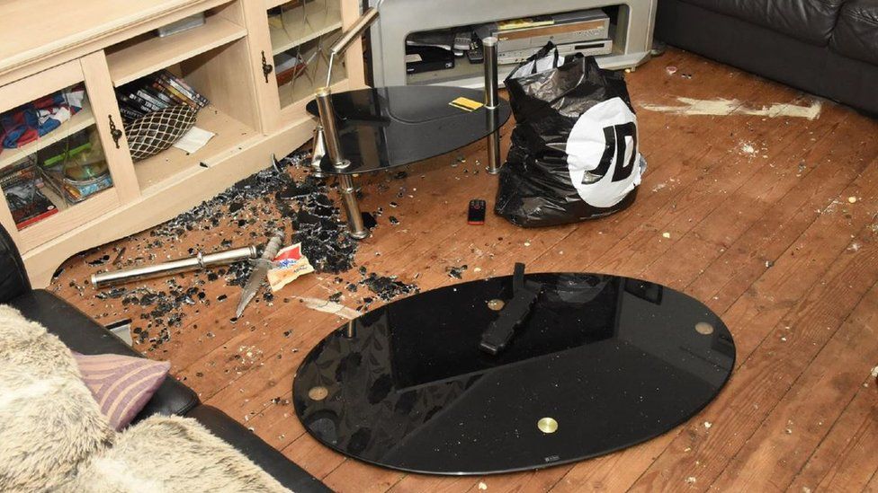 Pair guilty of murdering Gavin Moon after "heated" row - BBC News