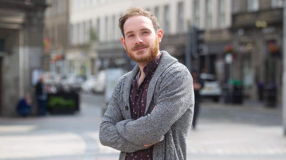 Scottish election 2021: Meeting the Scots who don't vote - BBC News