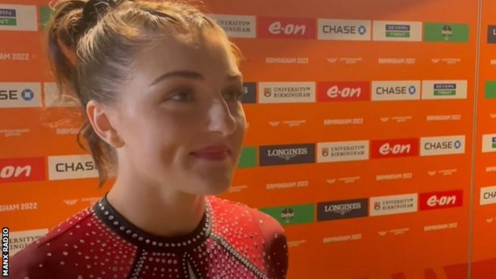 Commonwealth Games: Swimmer Laura Kinley reaches second semi-final ...