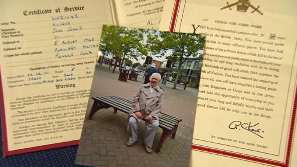 Veteran John Kearns' funeral packed by mourners after appeal - BBC News