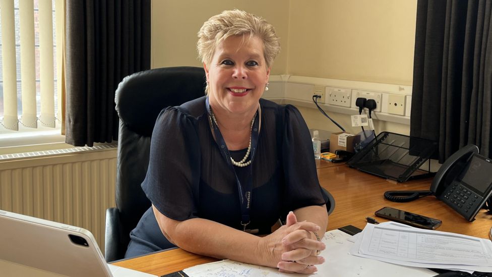 East Riding of Yorkshire Council elects first female leader - BBC News