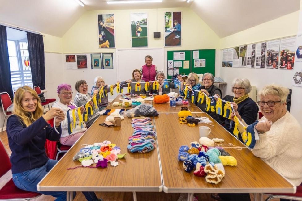 Crosio yn rhoi croeso yng Nghricieth - BBC Cymru Fyw