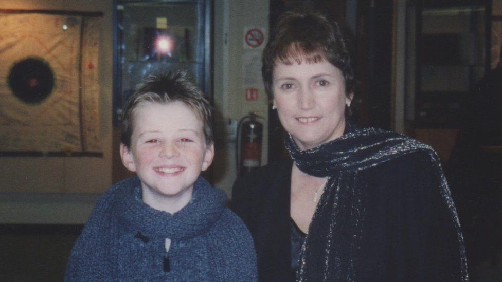 Cyn-ddisgyblion yn cofio Leah Owen - BBC Cymru Fyw