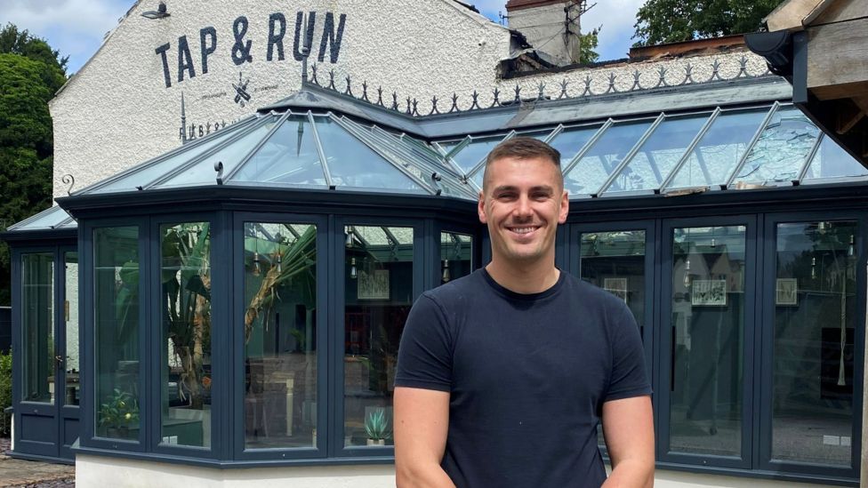 Stuart Broad and Harry Gurney start to rebuild pub damaged in fire ...