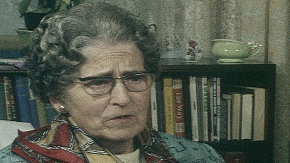 'Shankill Saidie' earns Blue Plaque - BBC News
