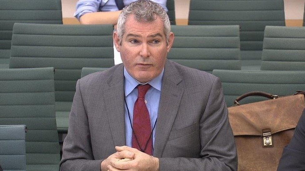 Brexit: 'No iron curtain at Irish border' expert says - BBC News