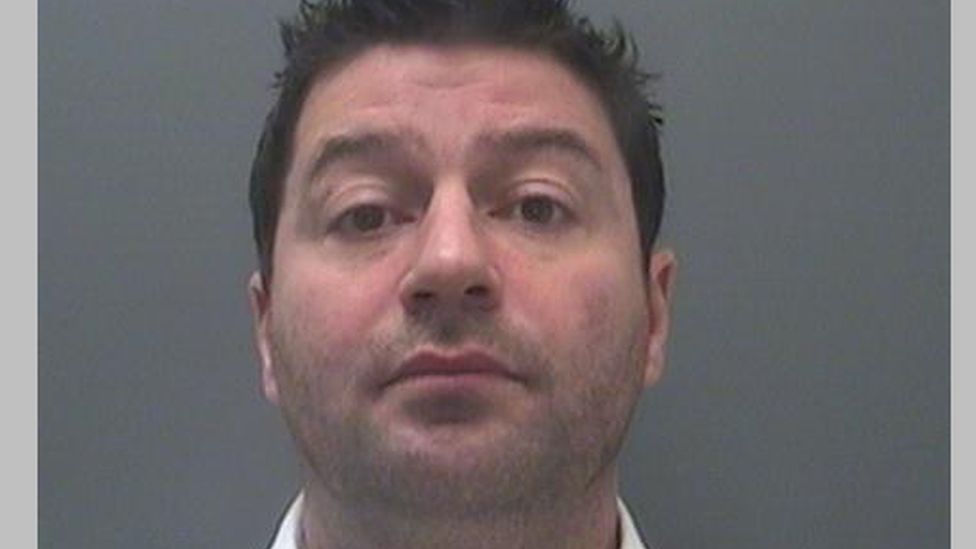 Former South Wales Police officer to repay £25k stolen cash - BBC News