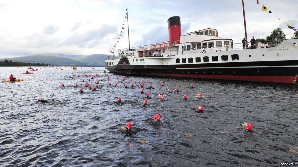 Loch Lomond swimmers take the plunge - BBC News