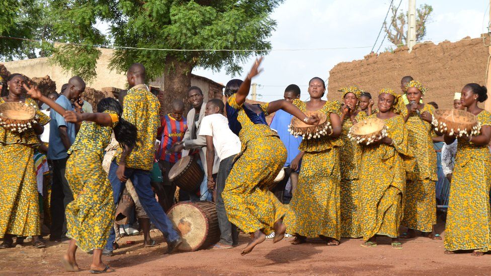 Preserving Mali's rural life in pictures - BBC News