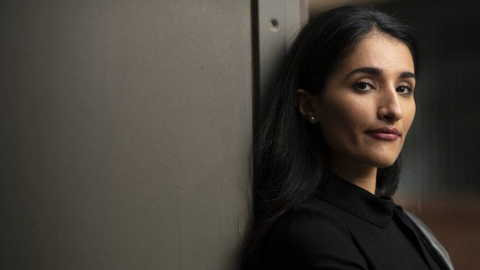 Fadak Alfayadh: The refugee who wants to meet you - BBC News