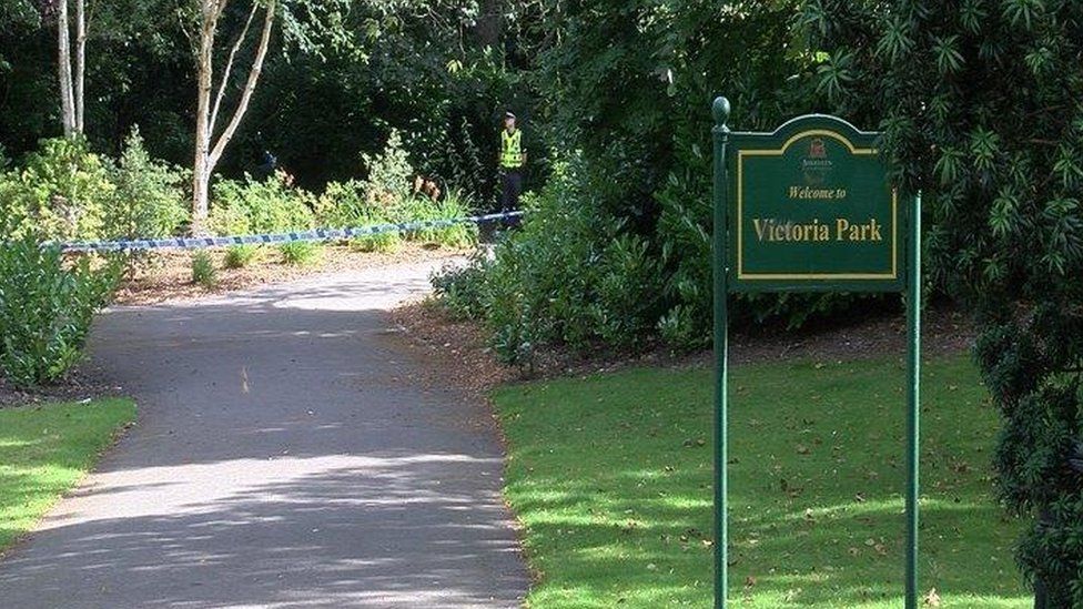 Man found dead in Victoria Park in Aberdeen - BBC News