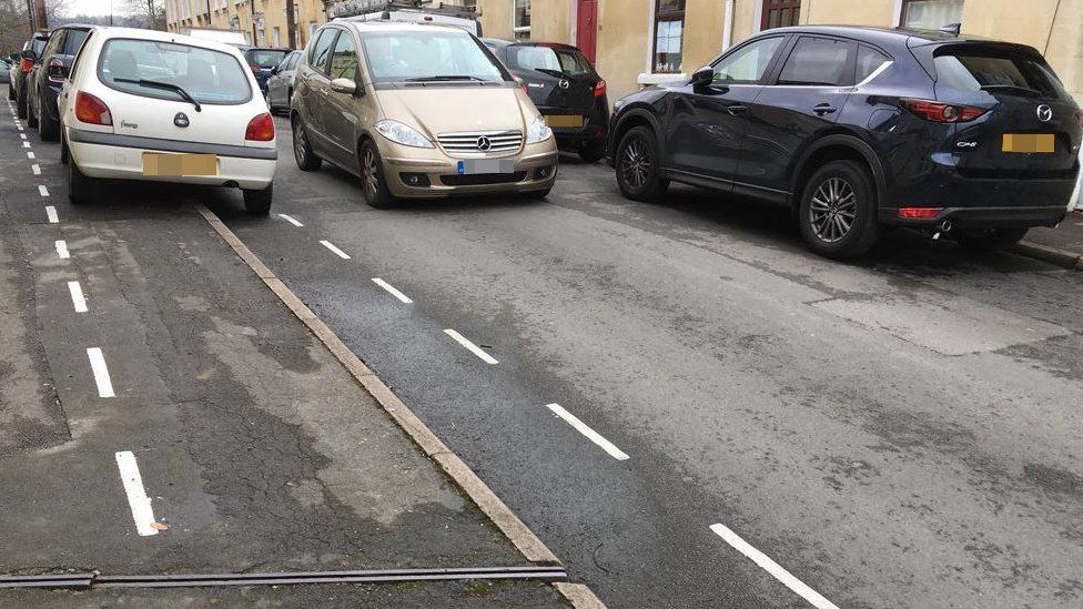 'Half-on half-off' pavement parking trial hailed a success - BBC News