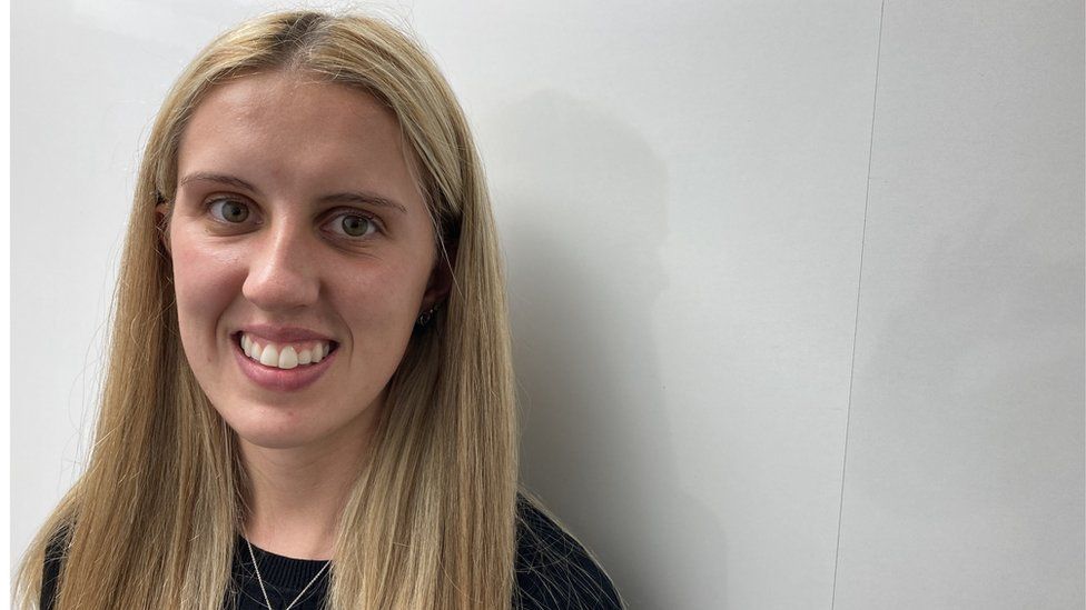 Neath: The rock choir bringing women together - BBC News