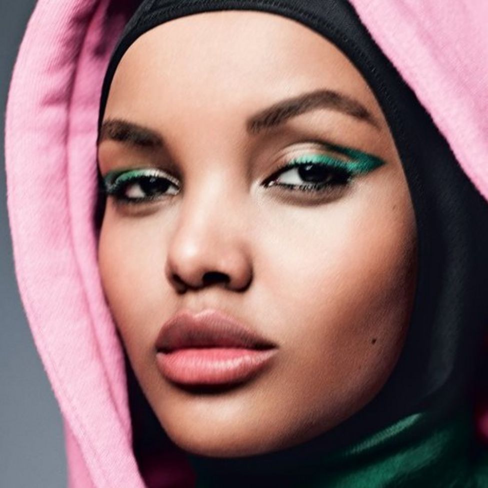 Hijab-wearing model appears on front page of major US magazine - BBC News