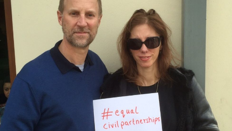 London couple go to Isle of Man for UK's first civil partnership - BBC News