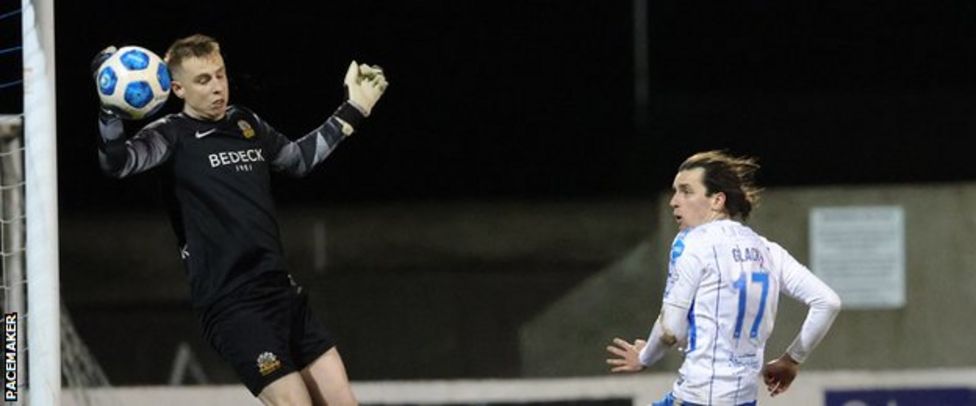 Irish Premiership: Deflected Lowry strike rescues point for title ...